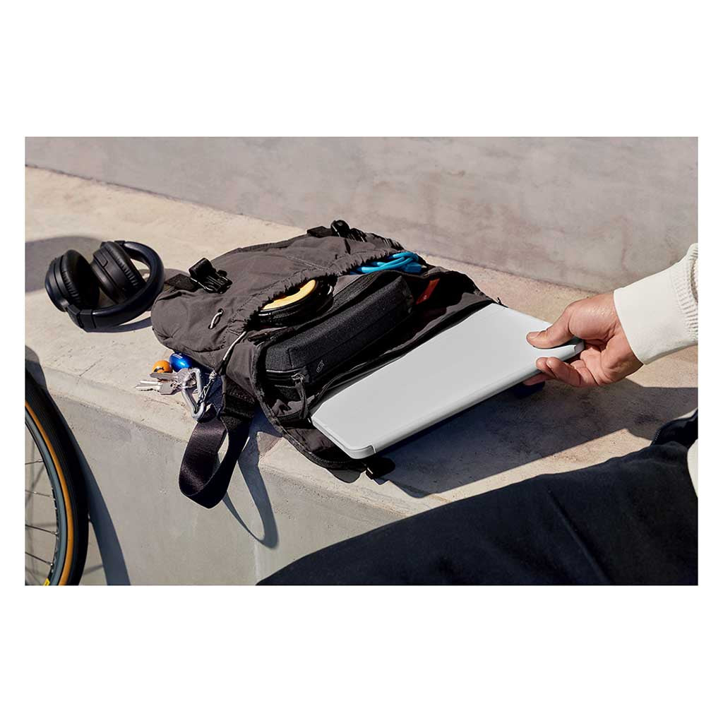 Bellroy | Cinch Messenger | Lightweight Shoulder Bag | Denim Blue ...