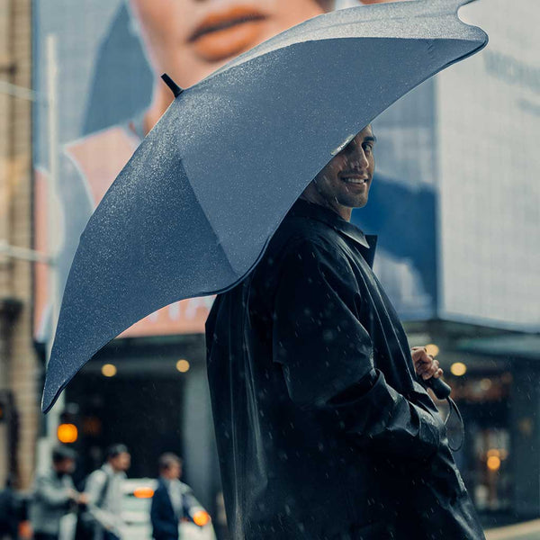 Blunt Umbrellas | BLUNT Exec | Compact Executive Umbrella | Midnight ...