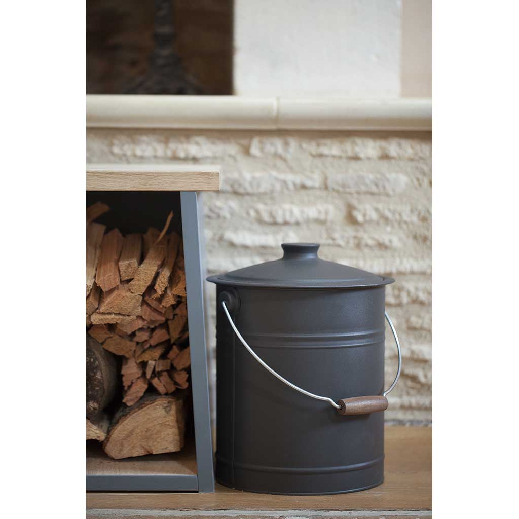 Garden Trading | Forge Fire Bucket | Ash Bucket | WildBounds UK