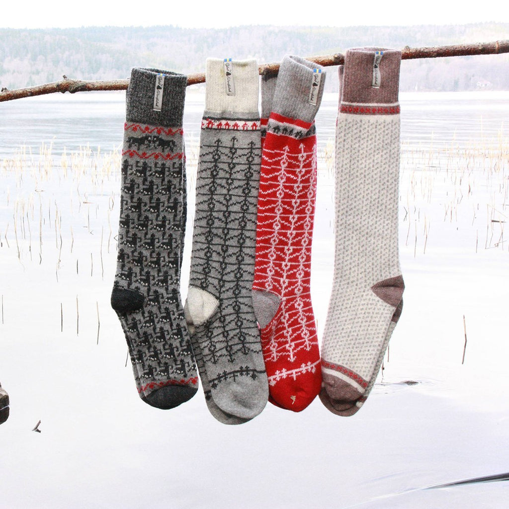 Öjbro Vantfabrik | Thick Merino Wool Socks | Ekshärad Röd - WildBounds