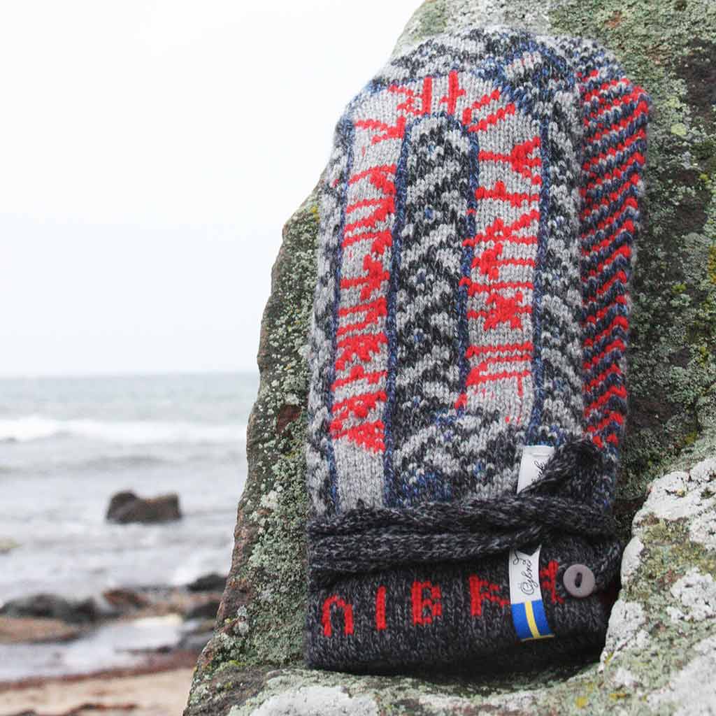 Öjbro Vantfabrik | Merino Wool Mittens | Futhark Thorbjörg Mittens ...